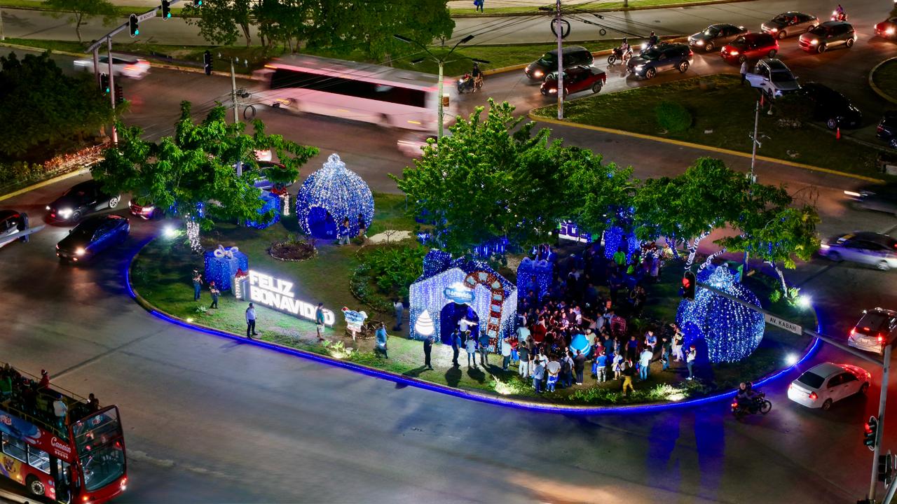 Glorietas Cancunenses 2025 iluminan el espíritu navideño